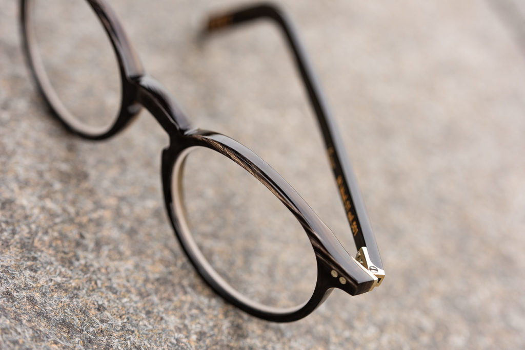 Horn-Rimmed Glasses – 8 Reasons for Glasses Made from Real Buffalo Horn